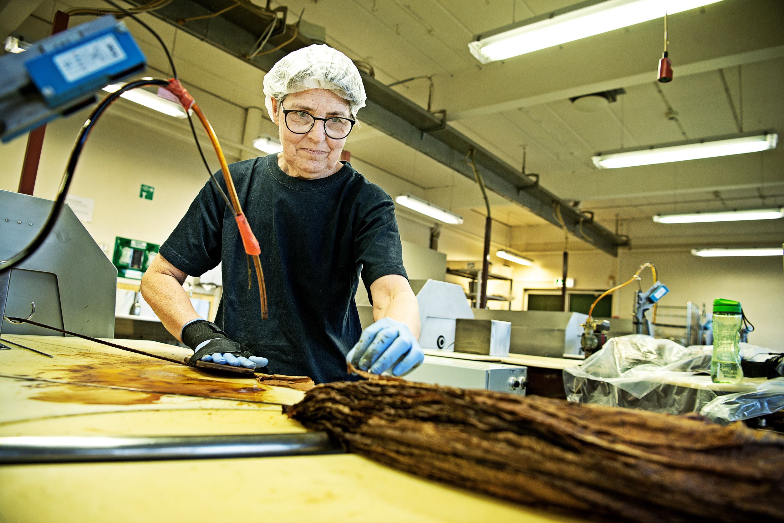 Krista har spundet tobak i 45 år. I dag gør hun det for sidste gang